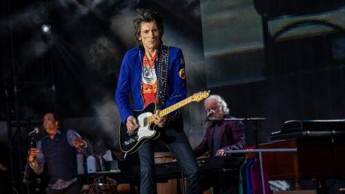 16 ans après, Ronnie Wood revient sur scène en solo
